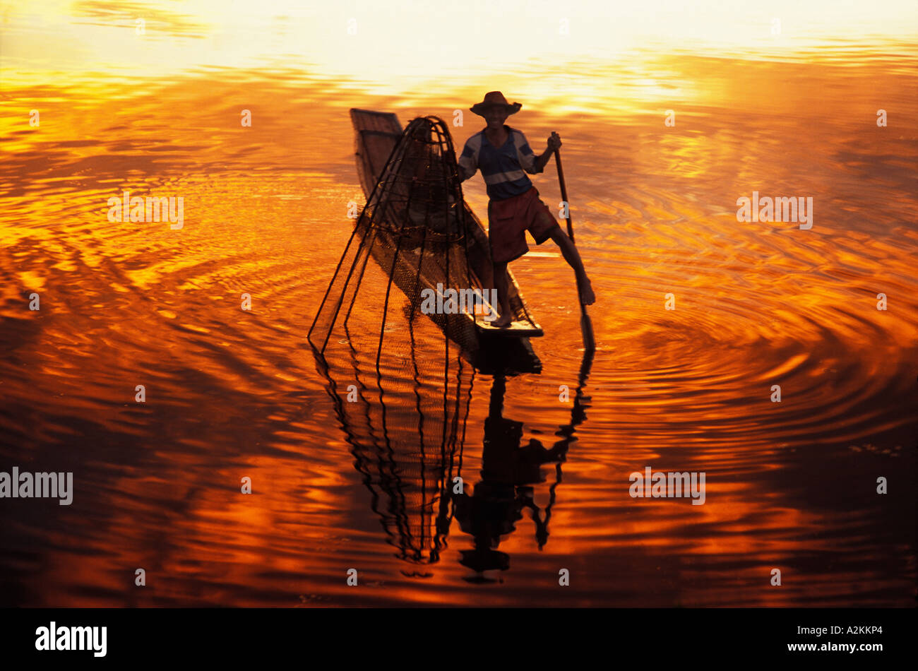 Inle lake burma fisherman hi-res stock photography and images - Alamy
