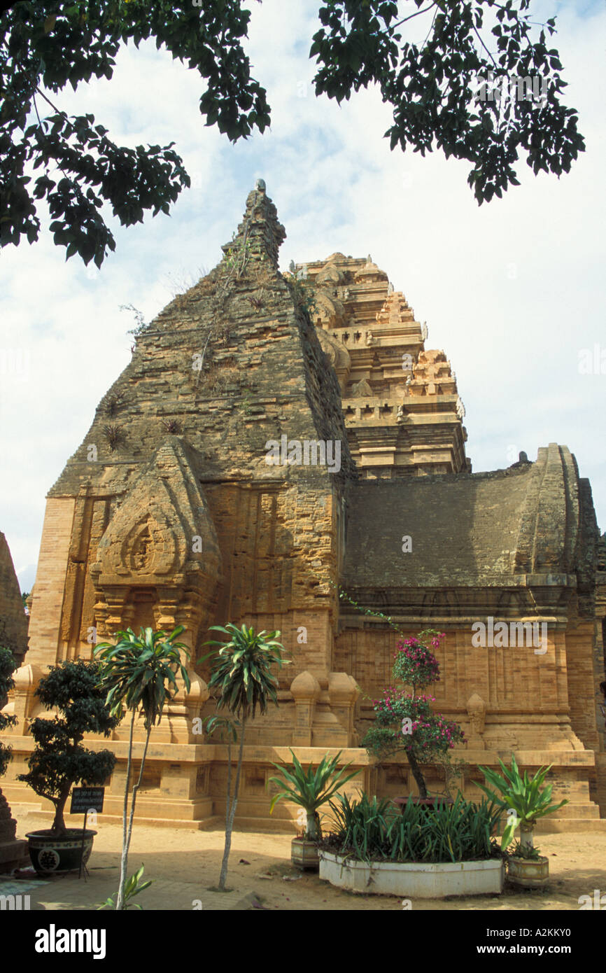 Po nagar lady city cham hi-res stock photography and images - Alamy