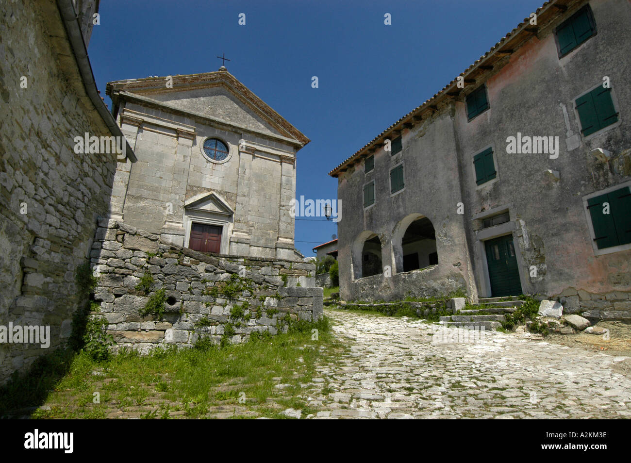 Old houses in hum hi-res stock photography and images - Alamy