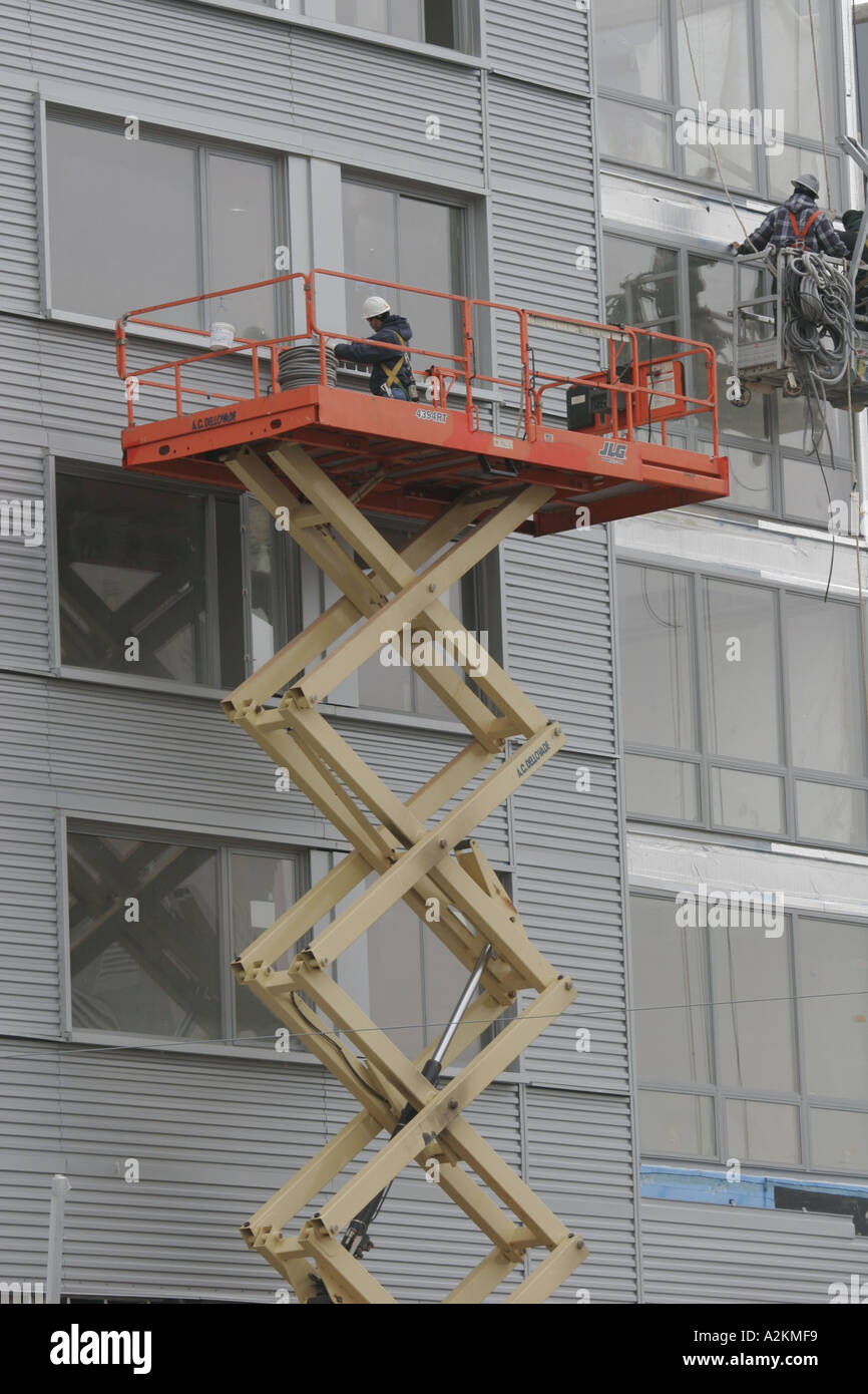 Extended metal platform hi-res stock photography and images - Alamy