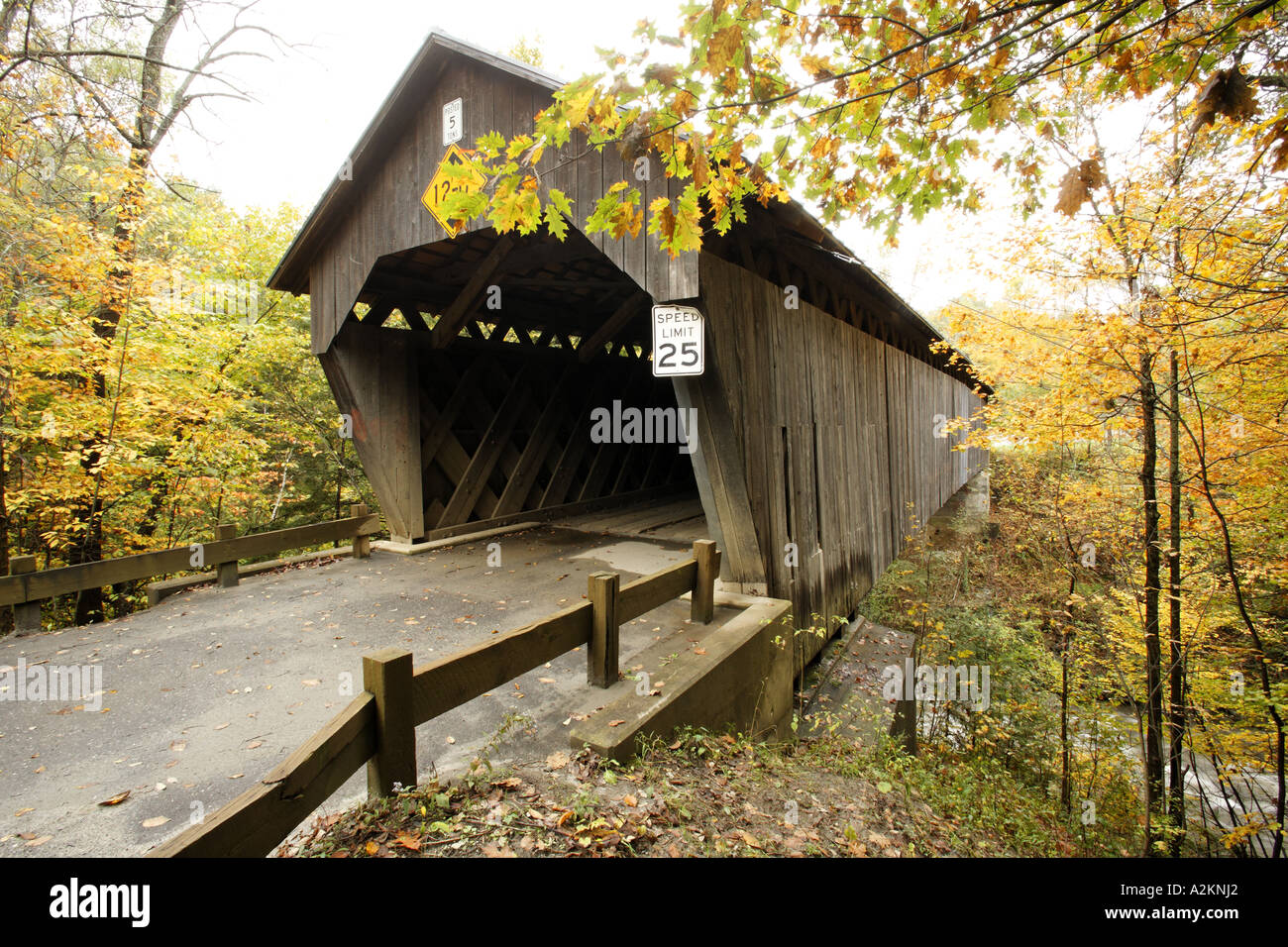 Brook road covered bridge hi-res stock photography and images - Alamy