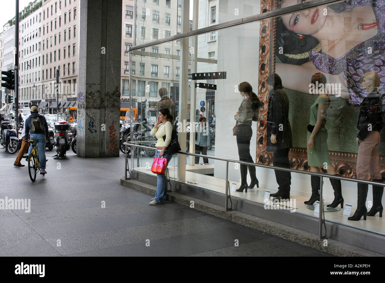 Sisley shop window Milan Lombardy Italy Stock Photo - Alamy