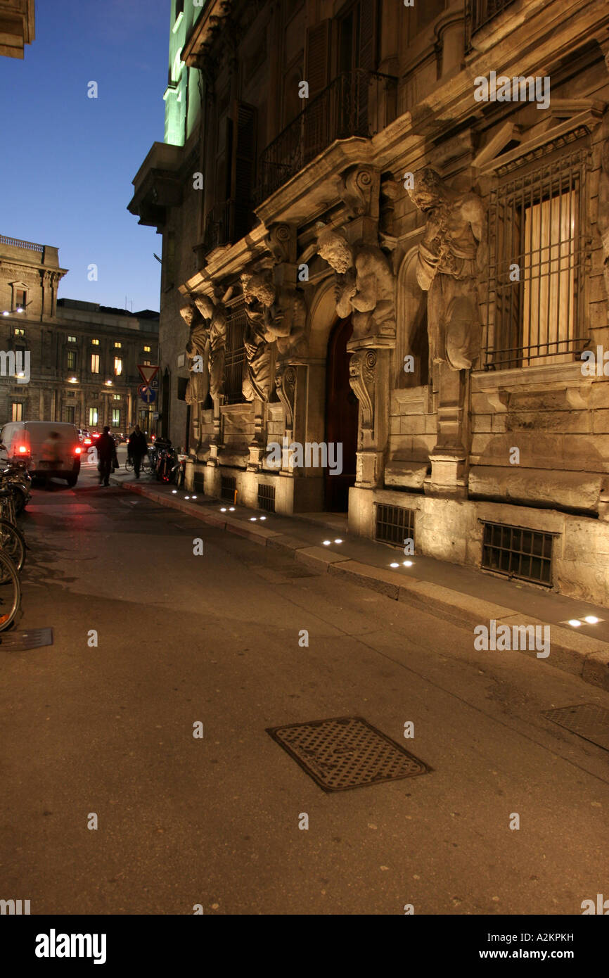 Casa degli omenoni milan hi-res stock photography and images - Alamy