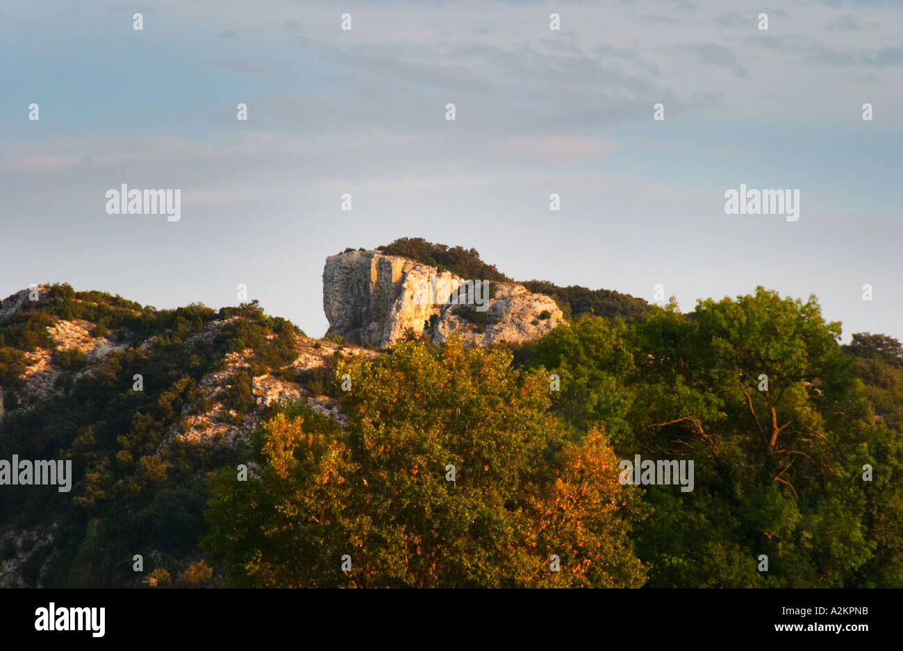 Châteauneuf du pape garrigue france hi-res stock photography and images ...