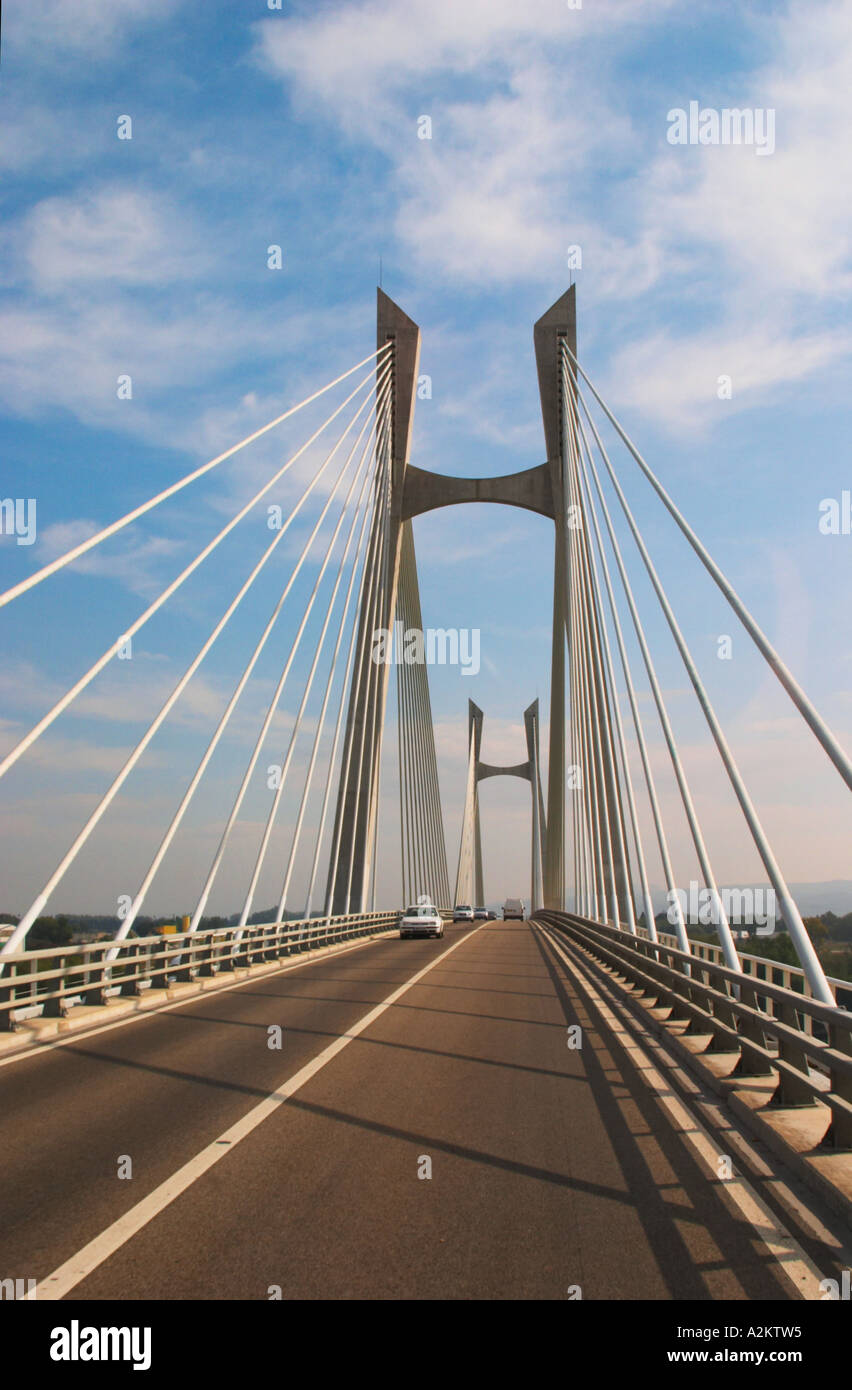 Pont tarascon beaucaire hi-res stock photography and images - Alamy