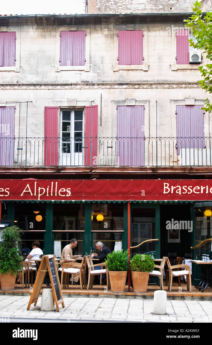 Le Bistrot des Alpilles restaurant. People sitting on the outside ...