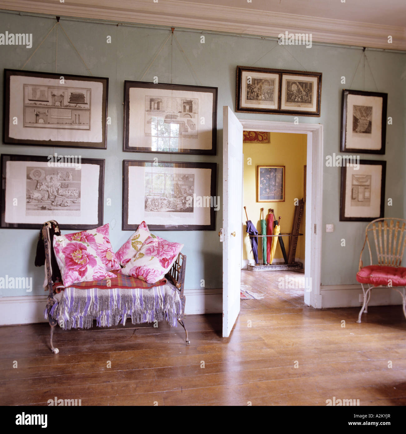 18th century drawing room hi-res stock photography and images - Alamy