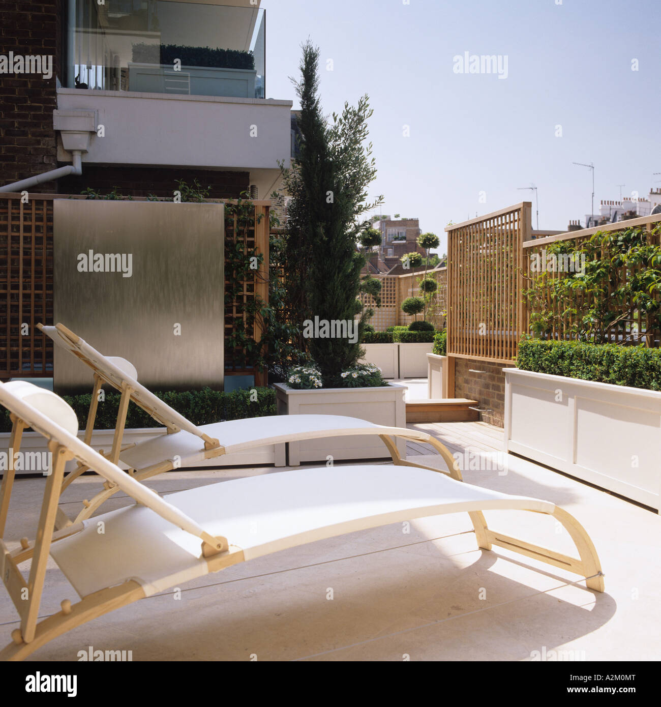 Rooftop patios hi-res stock photography and images - Alamy