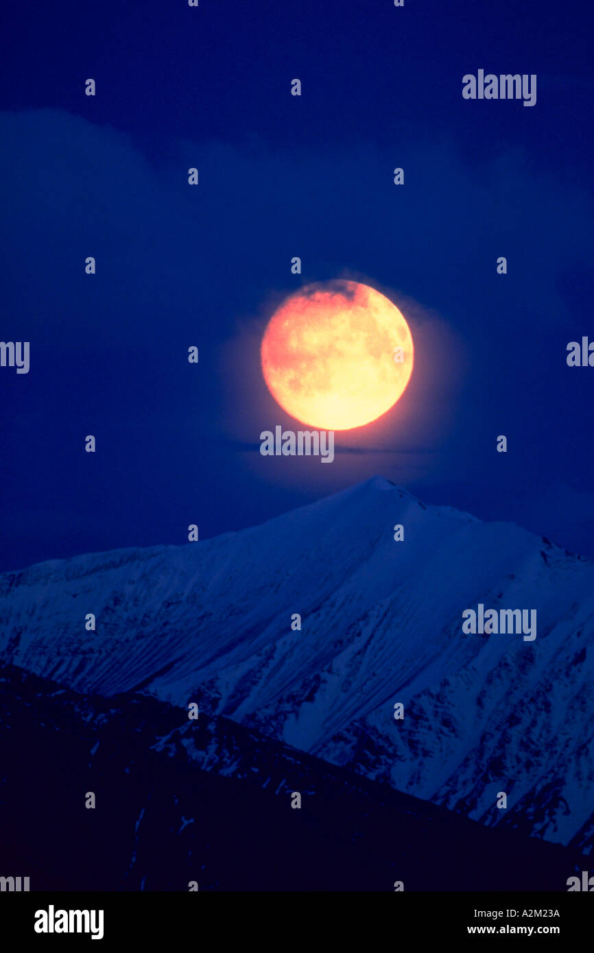 Moon over denali hi-res stock photography and images - Alamy