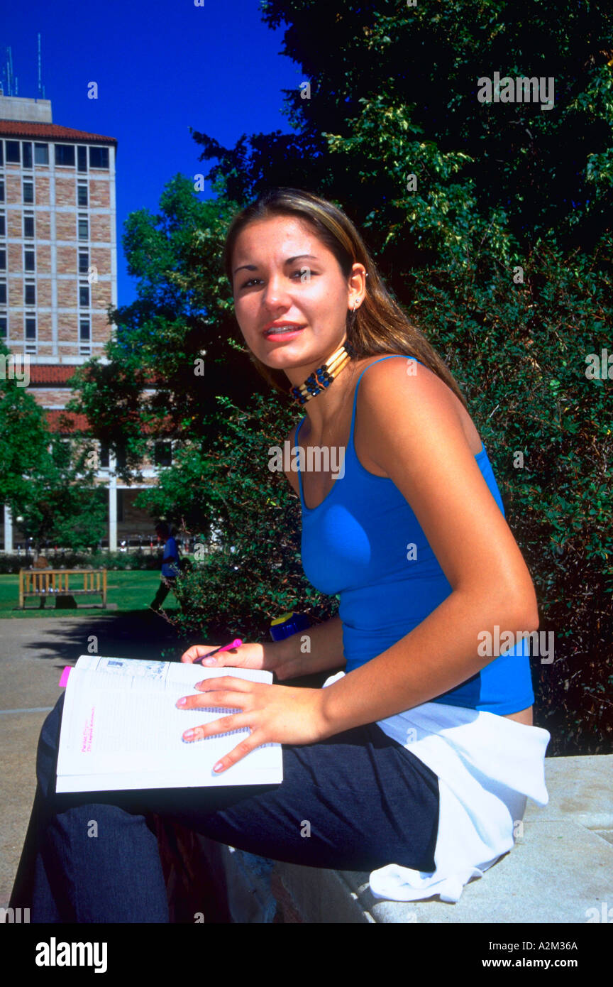Student highlighting textbook hi-res stock photography and images - Alamy
