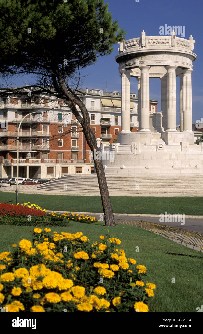 Monumento ai caduti monument hi-res stock photography and images - Alamy