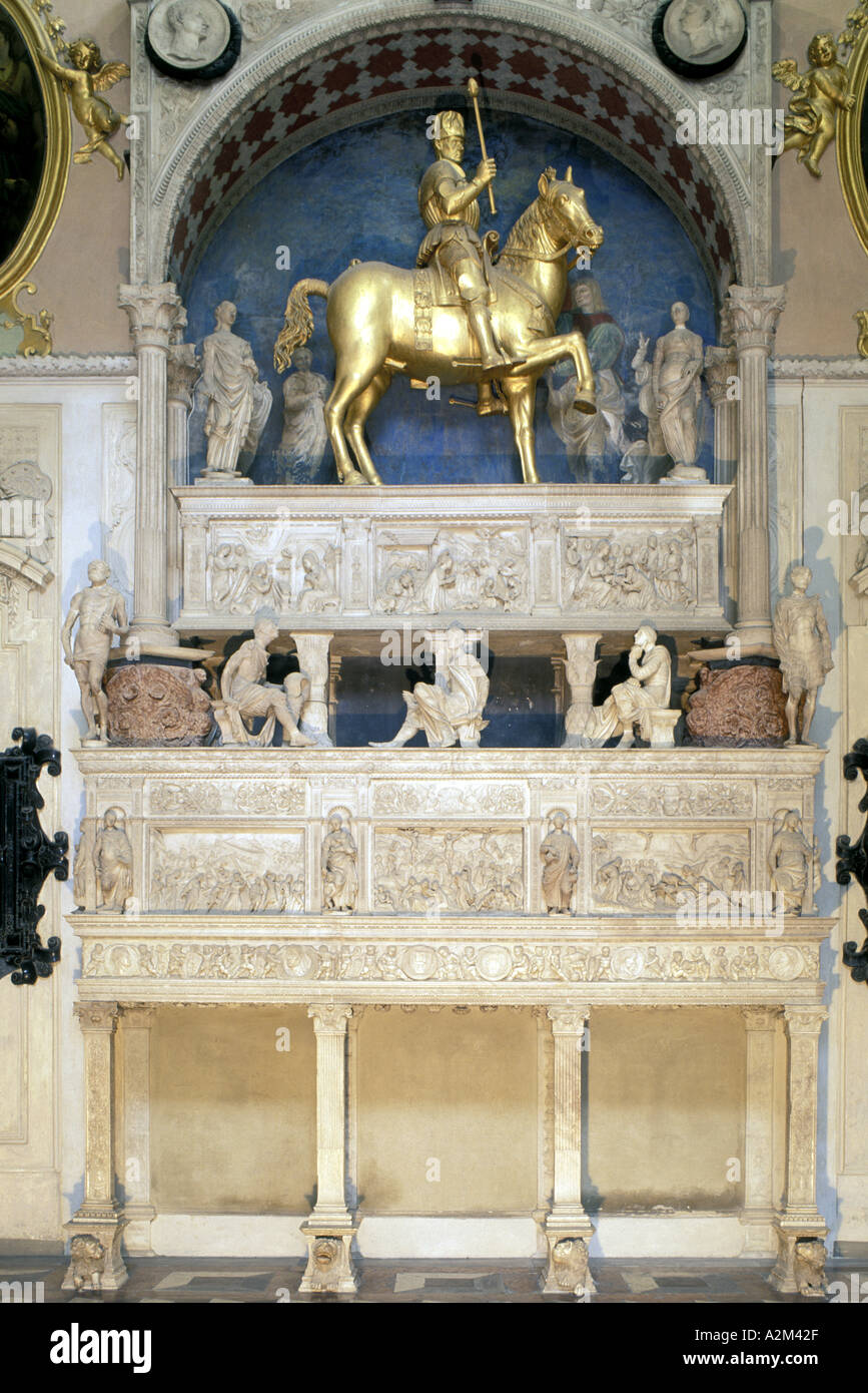 Bergamo colleoni tomb hi-res stock photography and images - Alamy