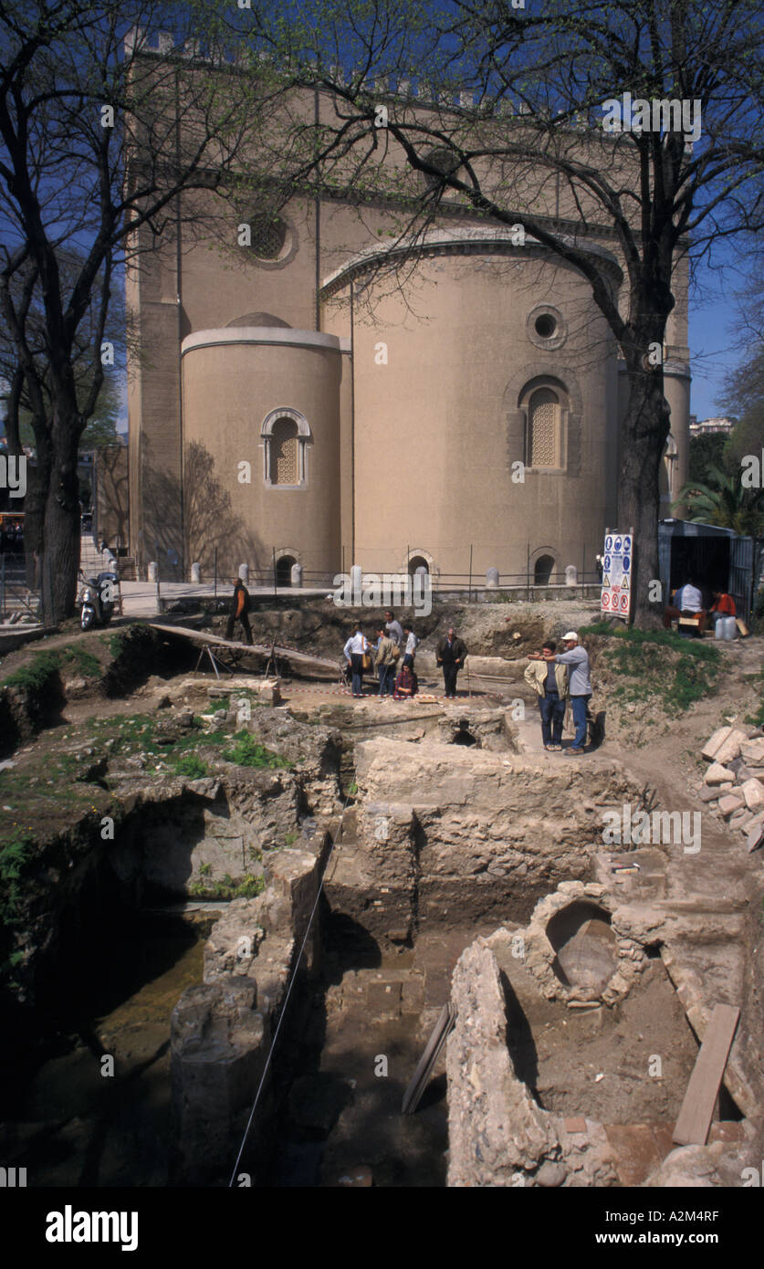 Messina plaza hi-res stock photography and images - Alamy