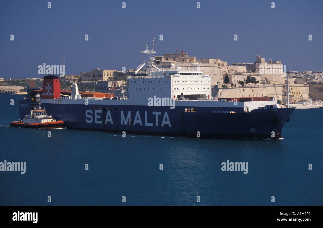 Europe, Mediterranean, Malta, Valletta, Grand Harbor, container ship ...