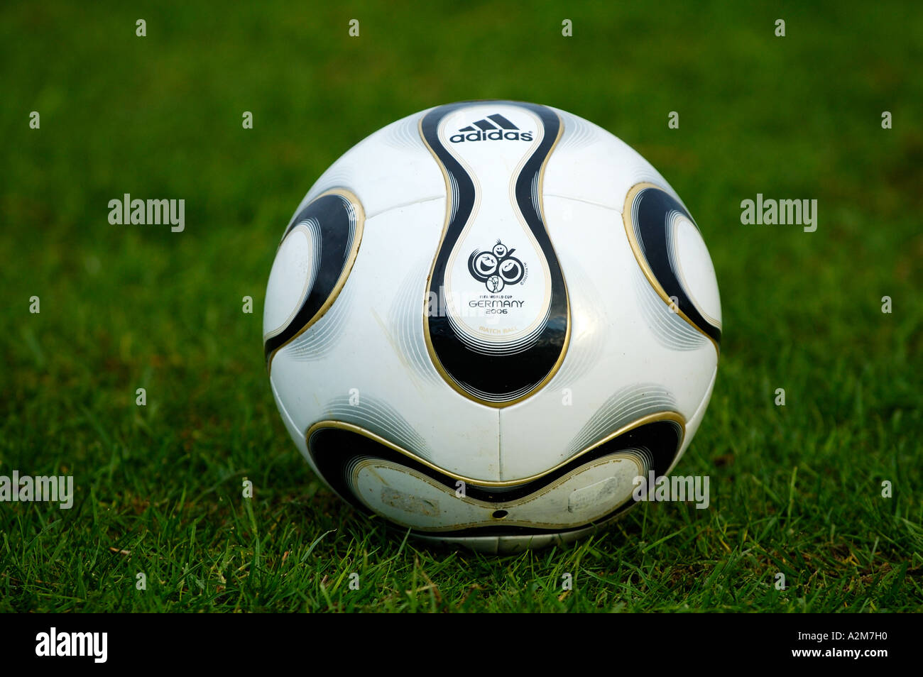 Adidas teamgeist ball hi-res stock photography and images - Alamy