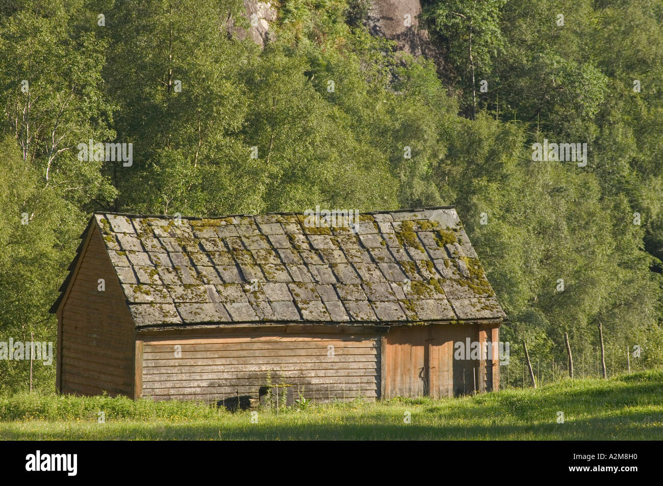 Slate Roof Barn Hardanger Fjord Stock Photo - Alamy
