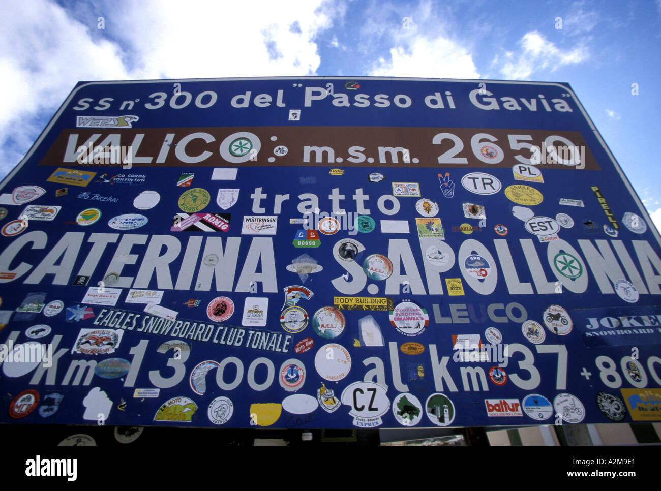 Gavia Mountain Pass 2621 mt Stock Photo - Alamy