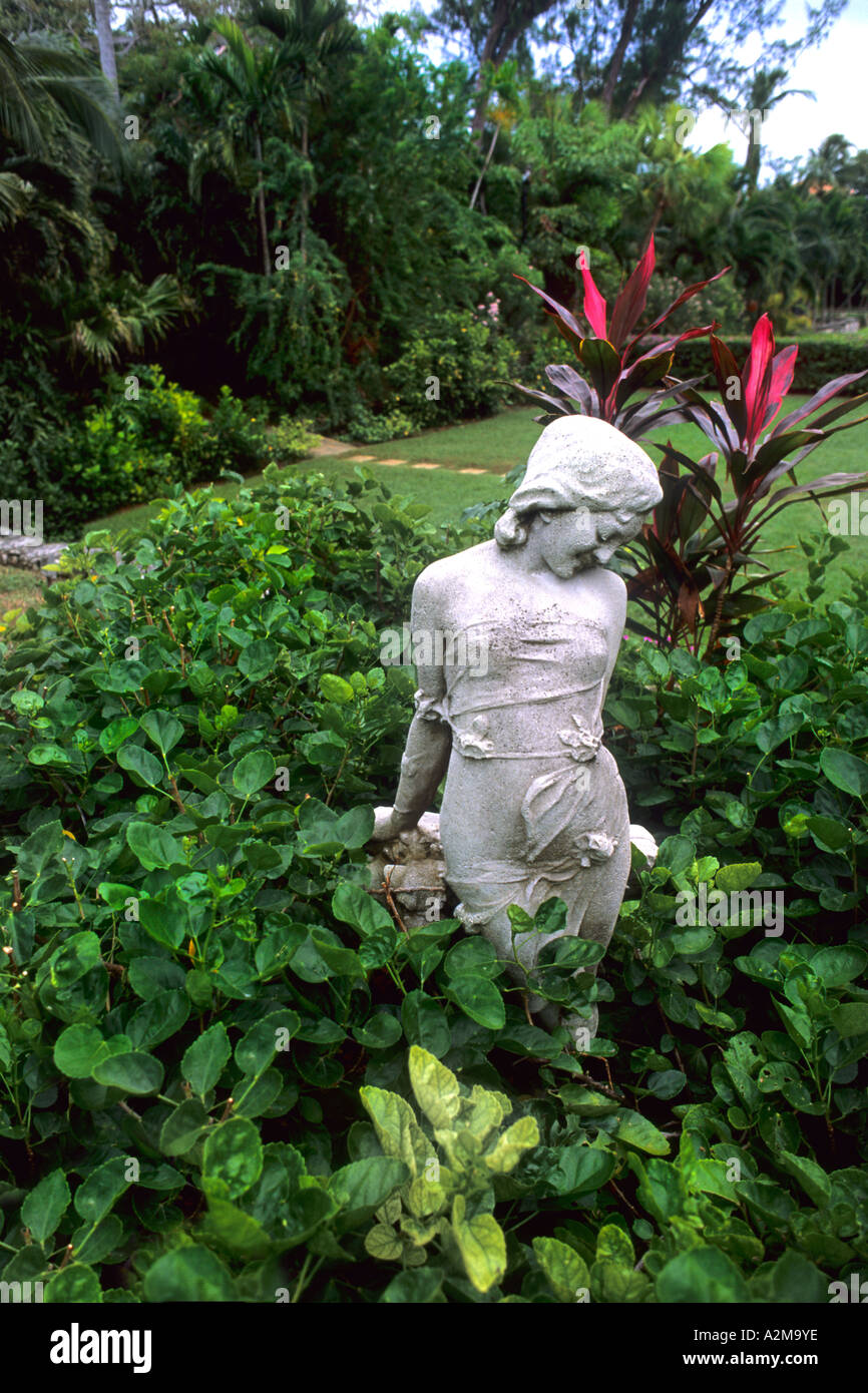 Classic statues at the Elegant Ocean Club in Paradise Islands Bahamas ...
