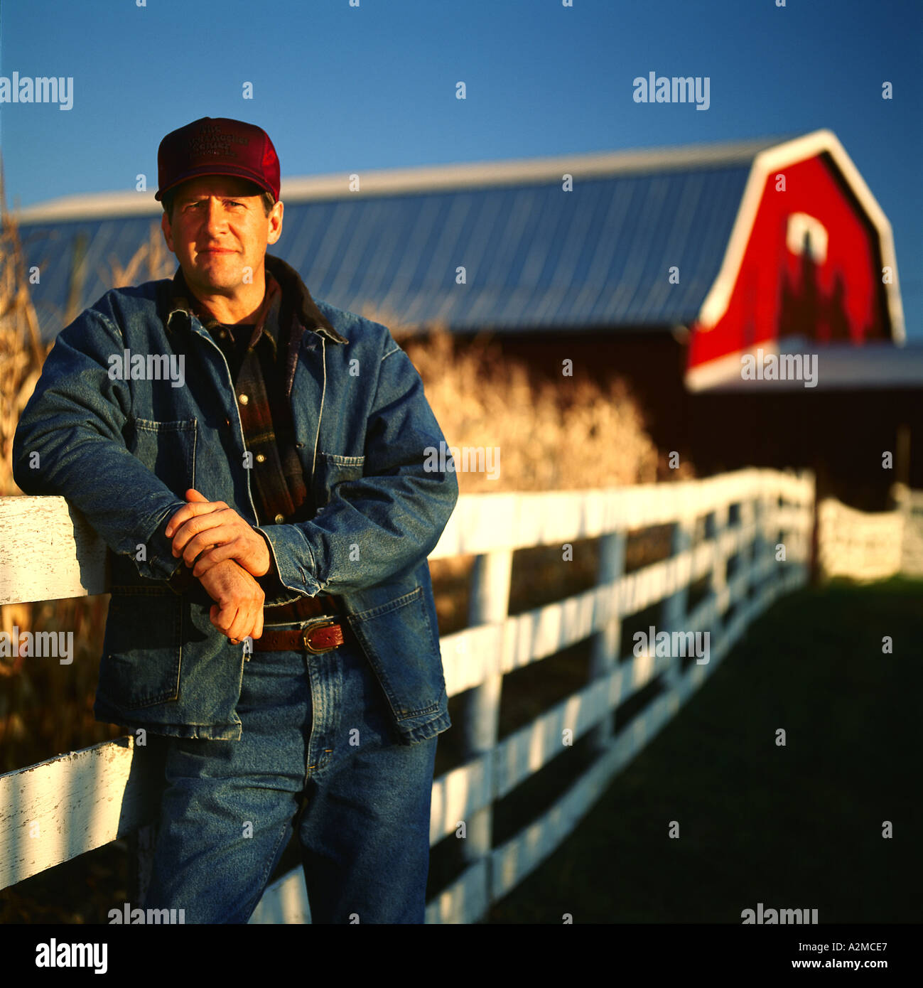 Fence roof production hi-res stock photography and images - Alamy