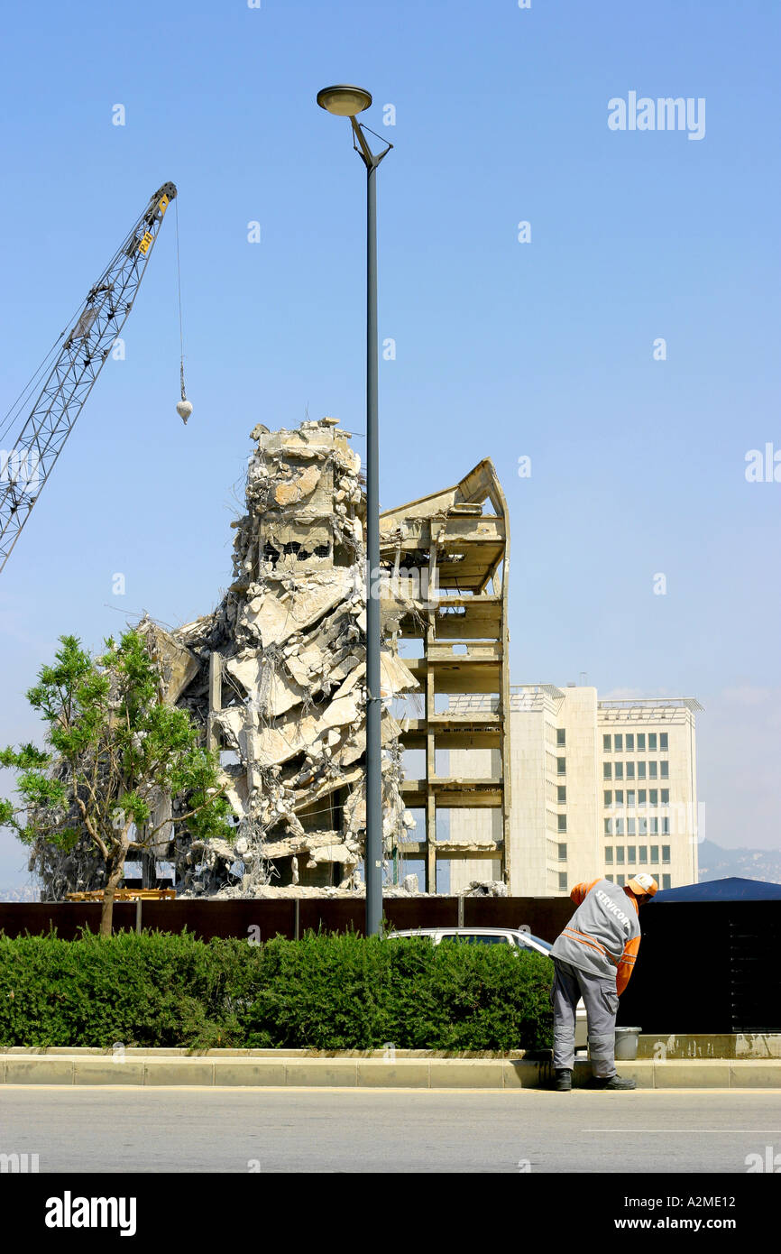Wrecking ball building hi-res stock photography and images - Alamy