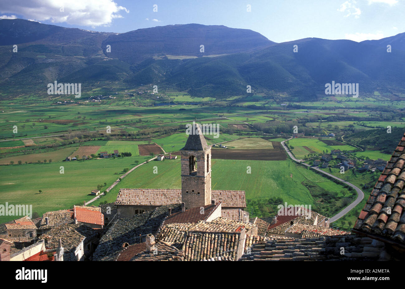 Capestrano abruzzo hi-res stock photography and images - Alamy