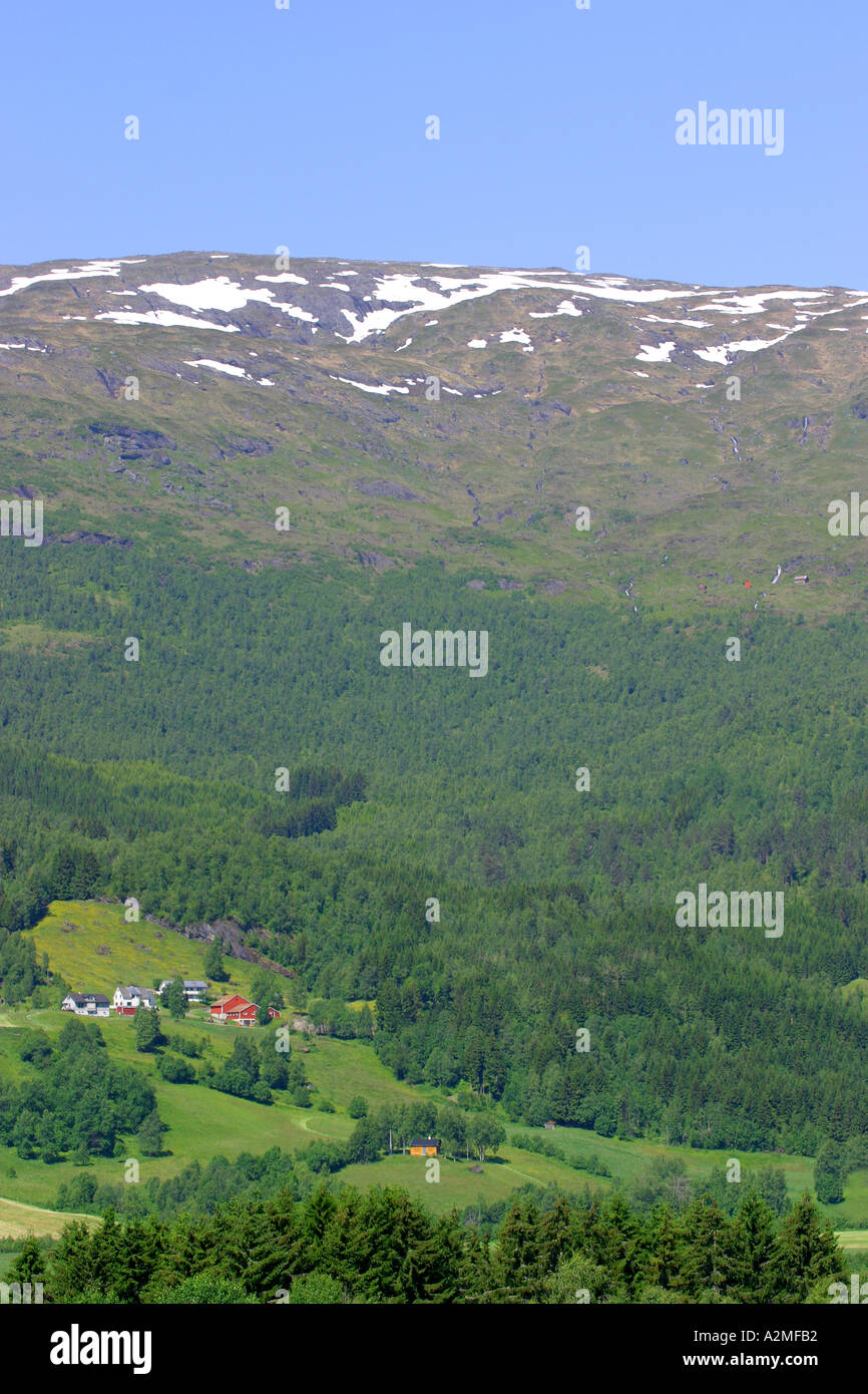 Small village in mountainside hi-res stock photography and images - Alamy