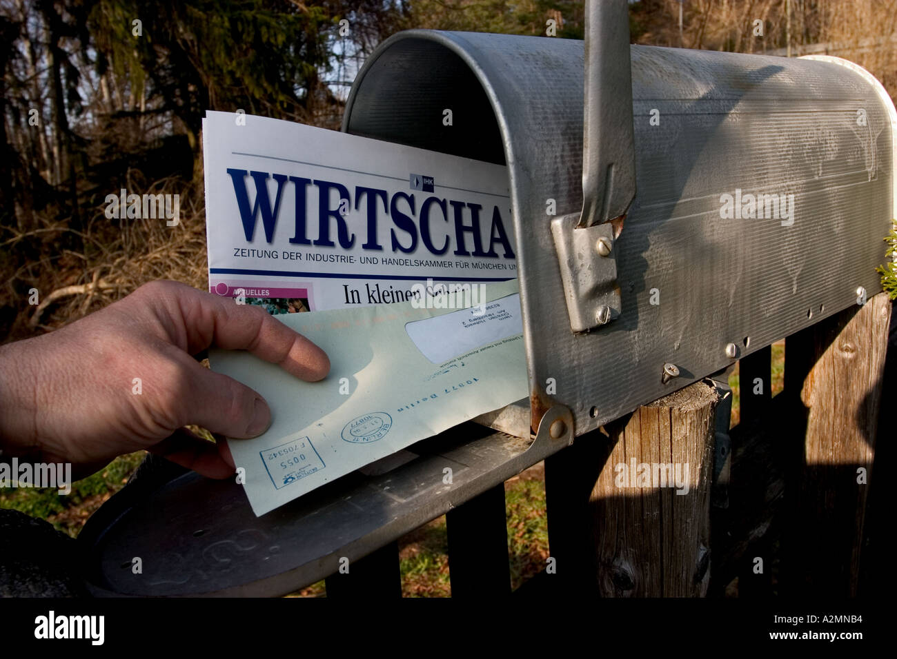 Newspaper letter hi-res stock photography and images - Alamy