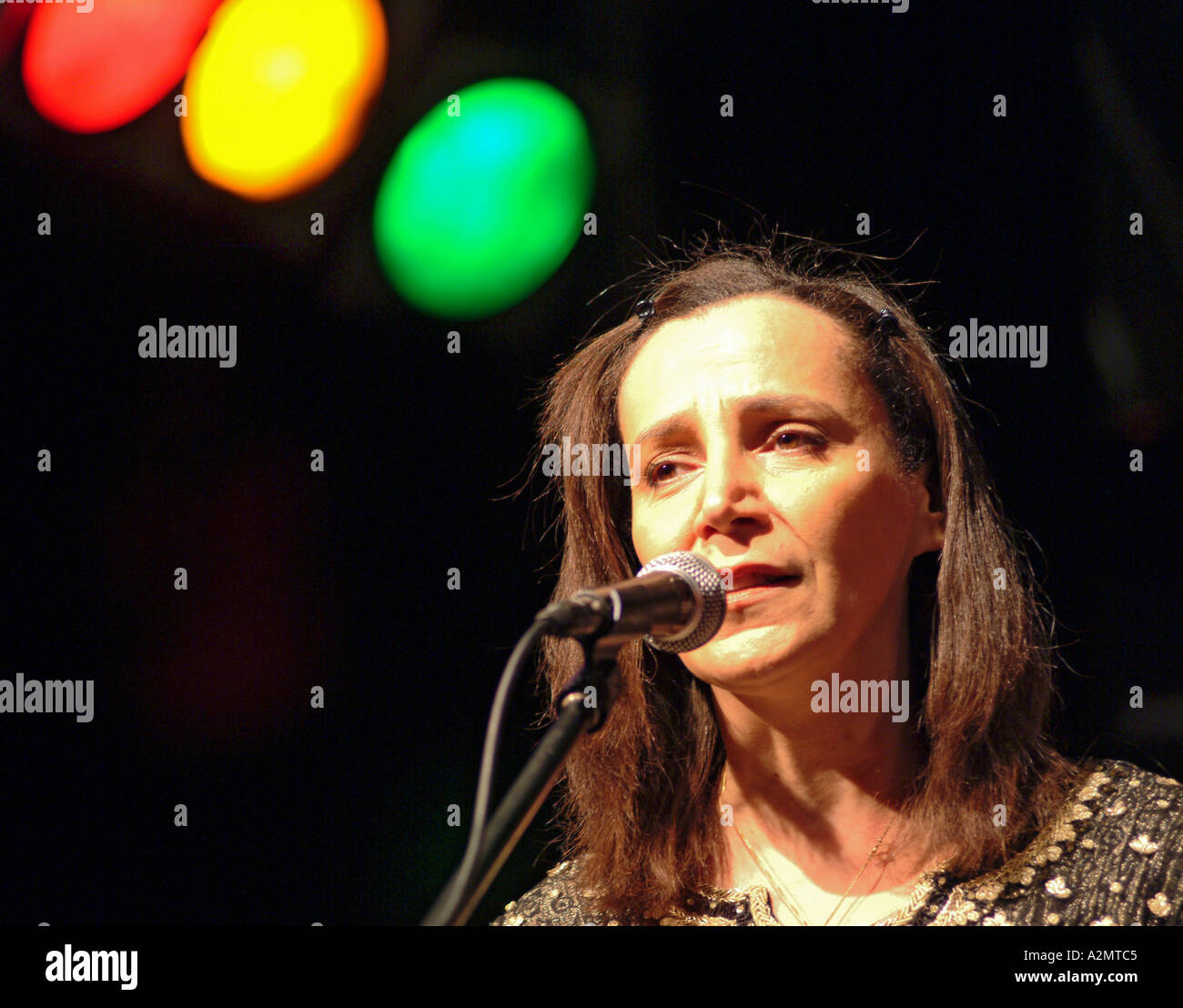 Algerian singer Nazina Azzous accompanying Palestinian musician Adel ...