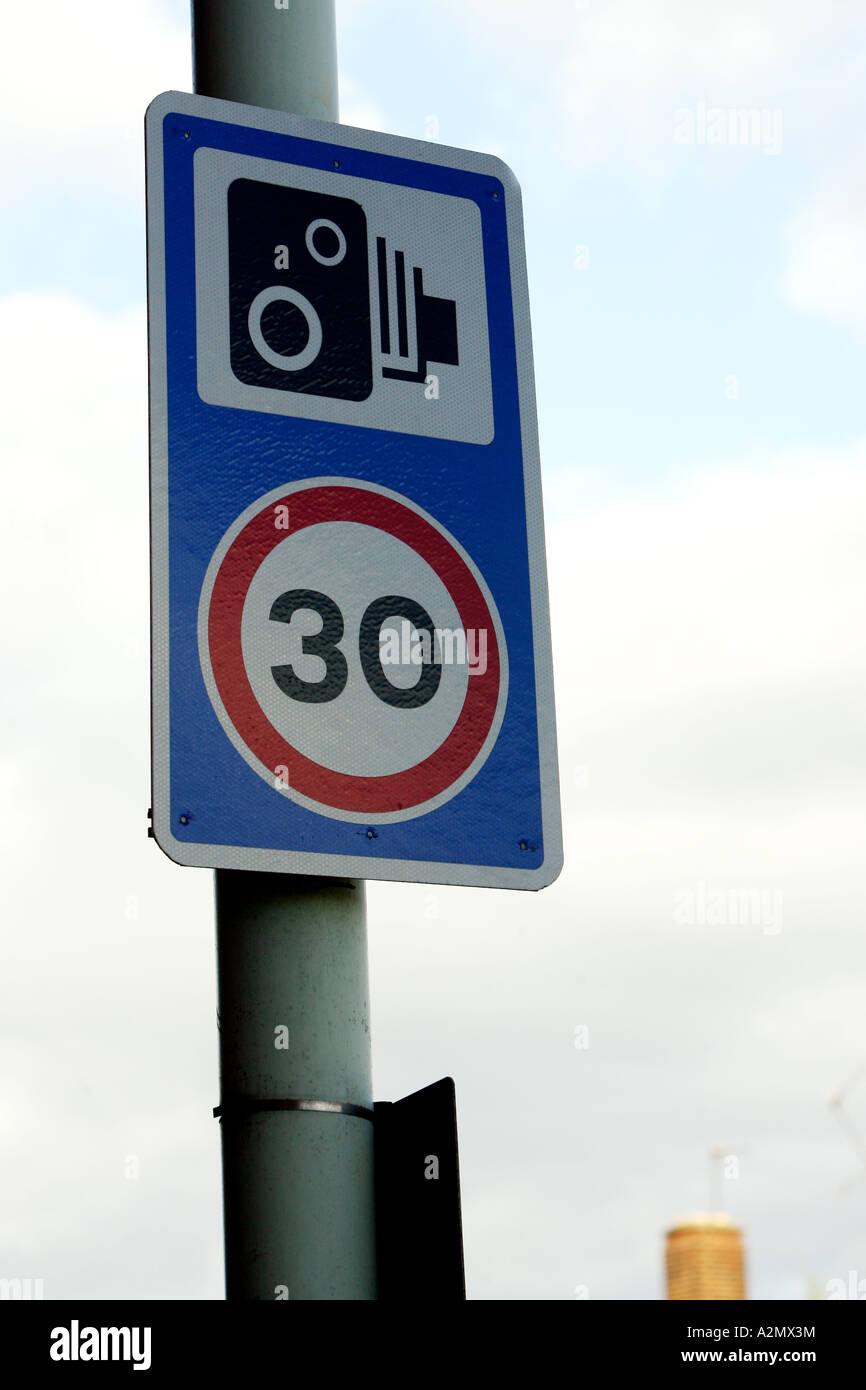 Bus lane cameras sign hi-res stock photography and images - Alamy