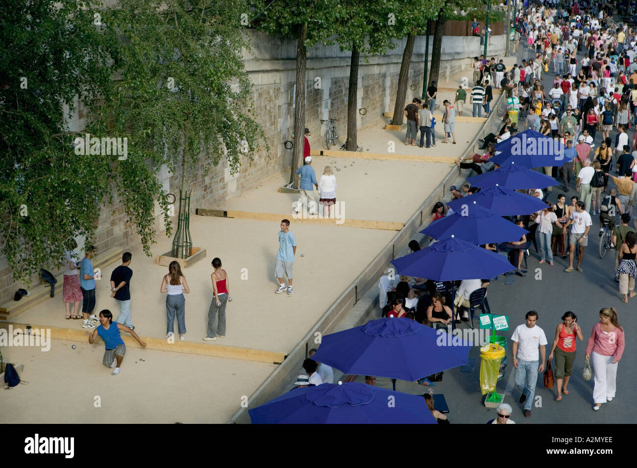 Playing petanque at Paris Plage Paris France Stock Photo - Alamy