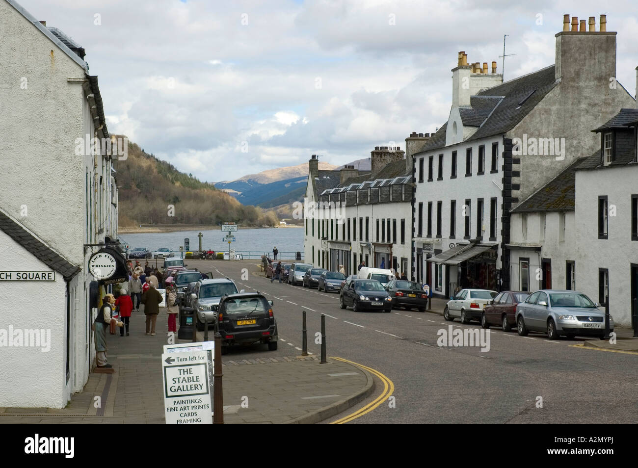 people shopping on Main Street West looking towards Loch Fyne Inveraray ...