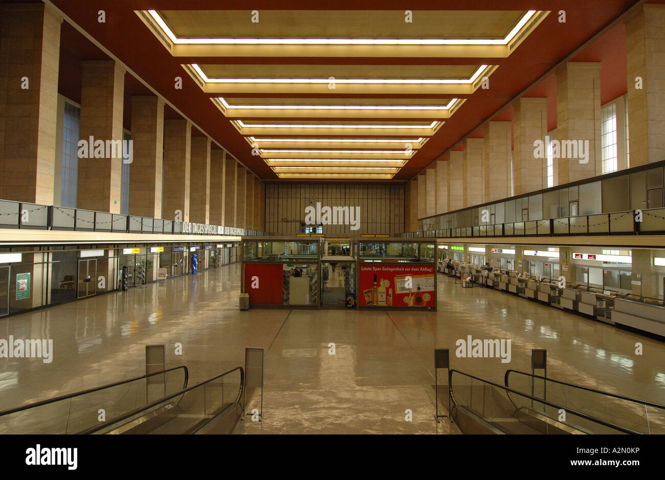 Airport reception hi-res stock photography and images - Alamy