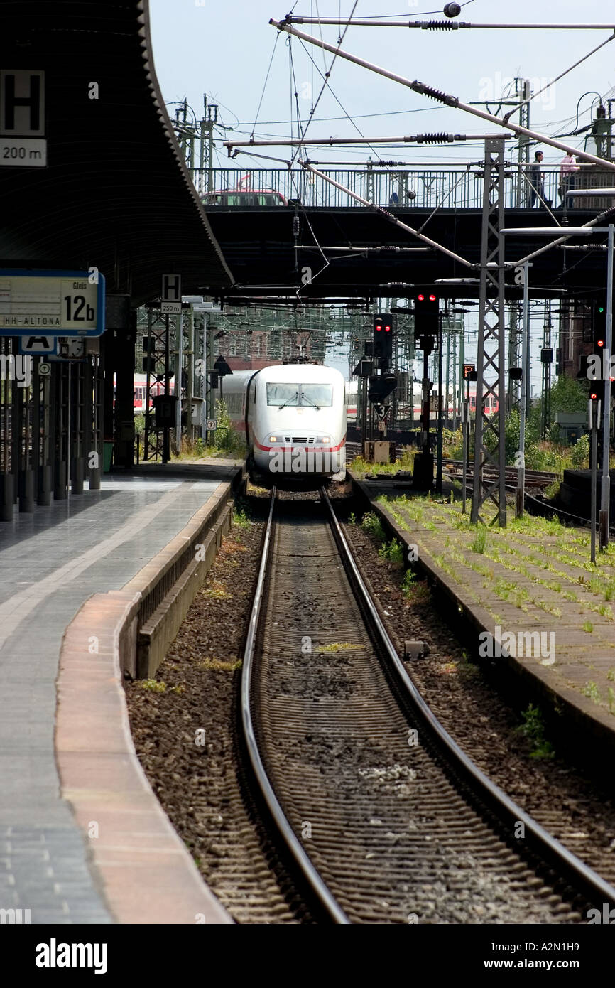 Intercity roads hi-res stock photography and images - Alamy