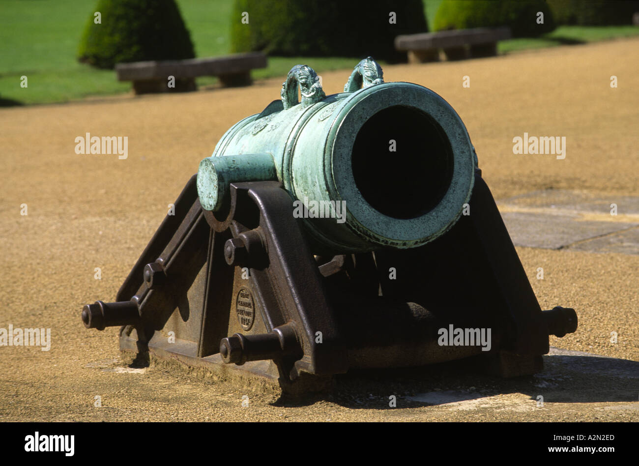 Mortar of paris hi-res stock photography and images - Alamy
