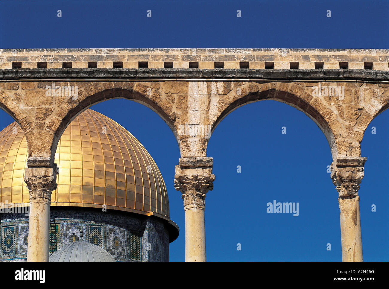 Dome of the rock mosaic arch hi-res stock photography and images - Alamy