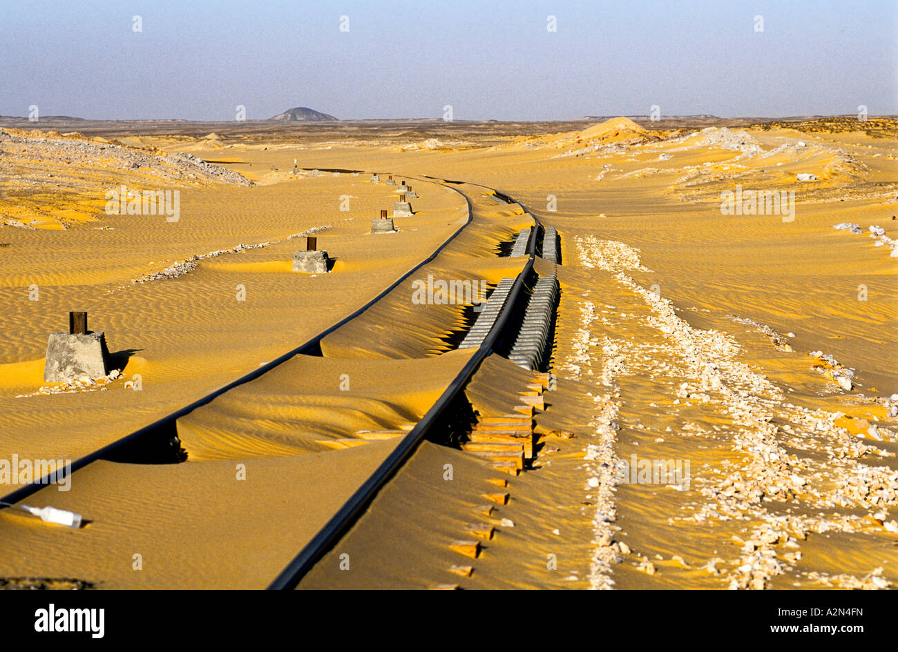 Railroad tracks through desert hi-res stock photography and images - Alamy