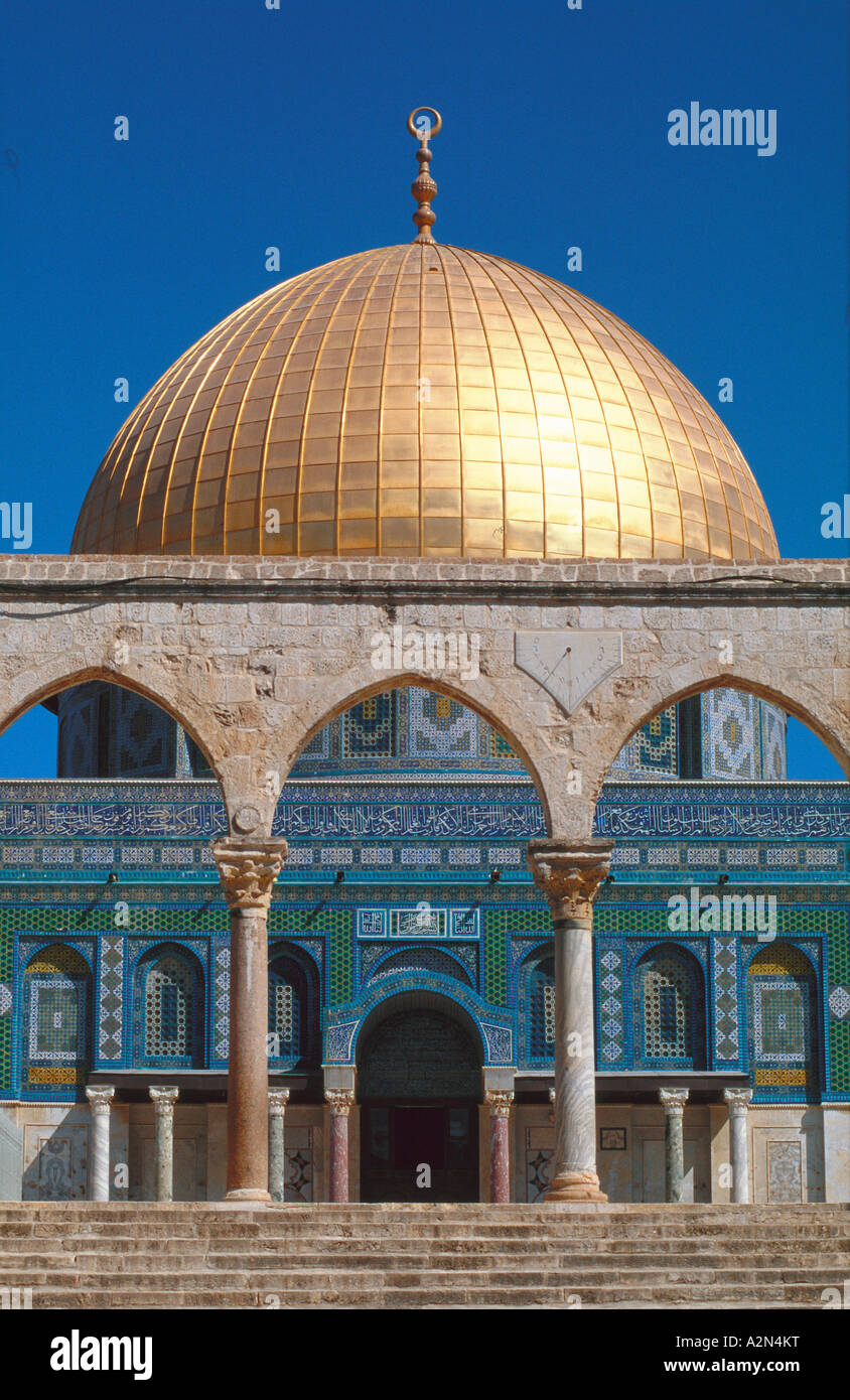Photography dome steps column sky hi-res stock photography and images ...