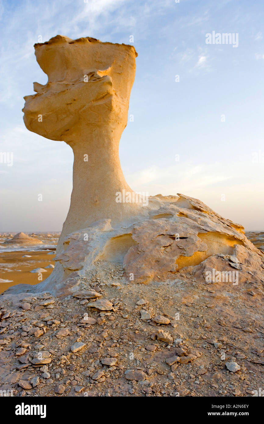 Egypt white desert rock formation hi-res stock photography and images ...