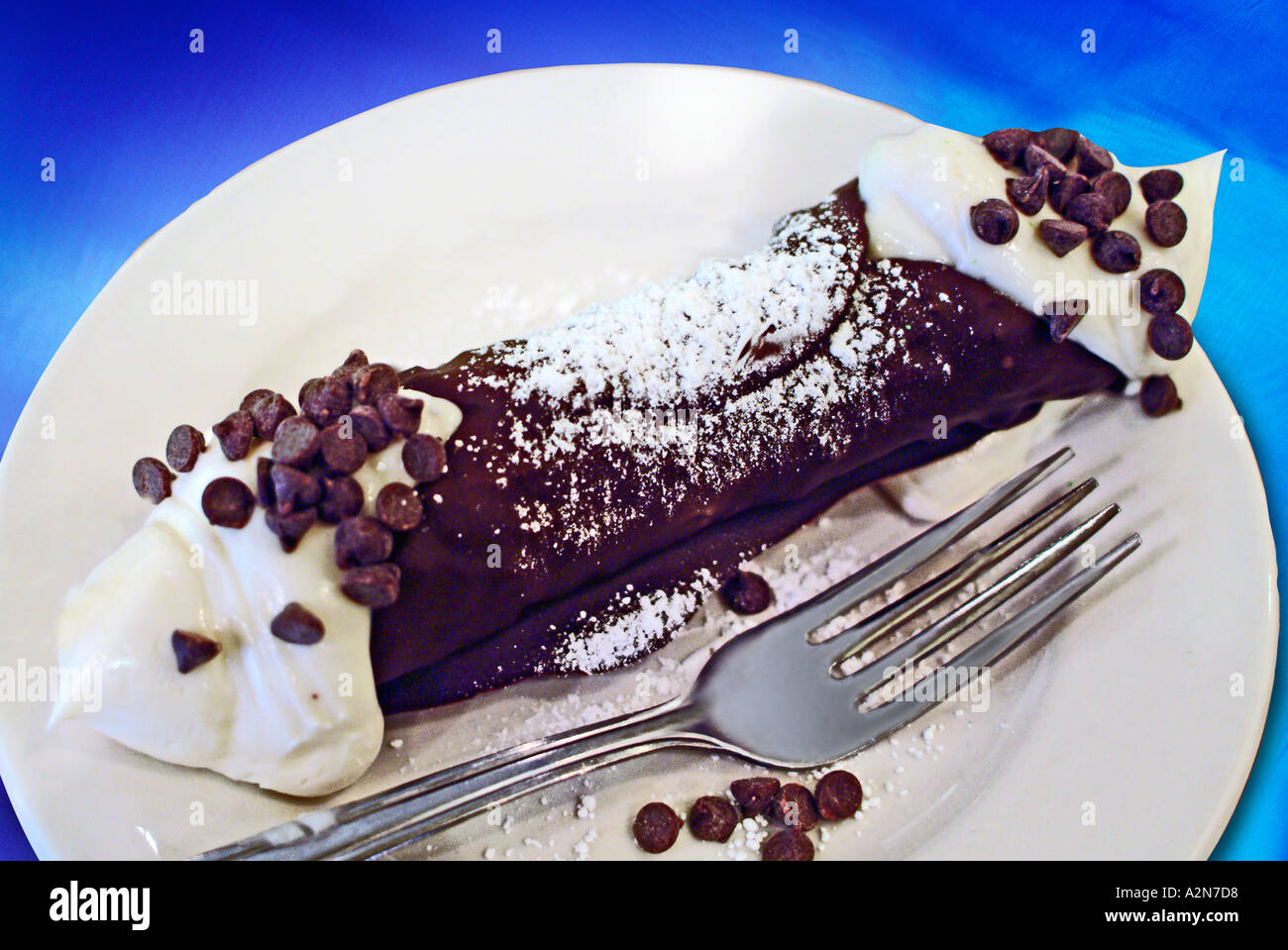 Cannoli dessert hi-res stock photography and images - Alamy