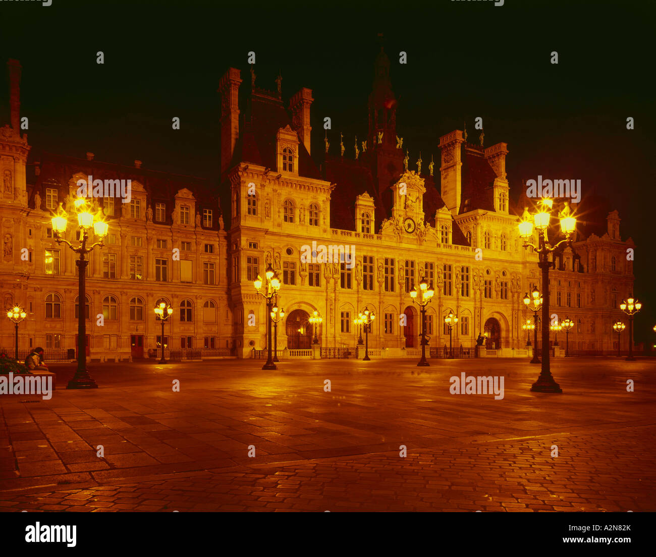 Paris street night photos hi-res stock photography and images - Alamy