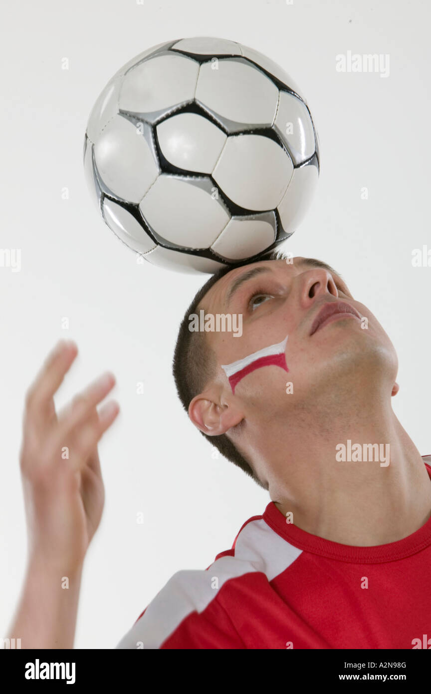 Head balancing ball hi-res stock photography and images - Alamy