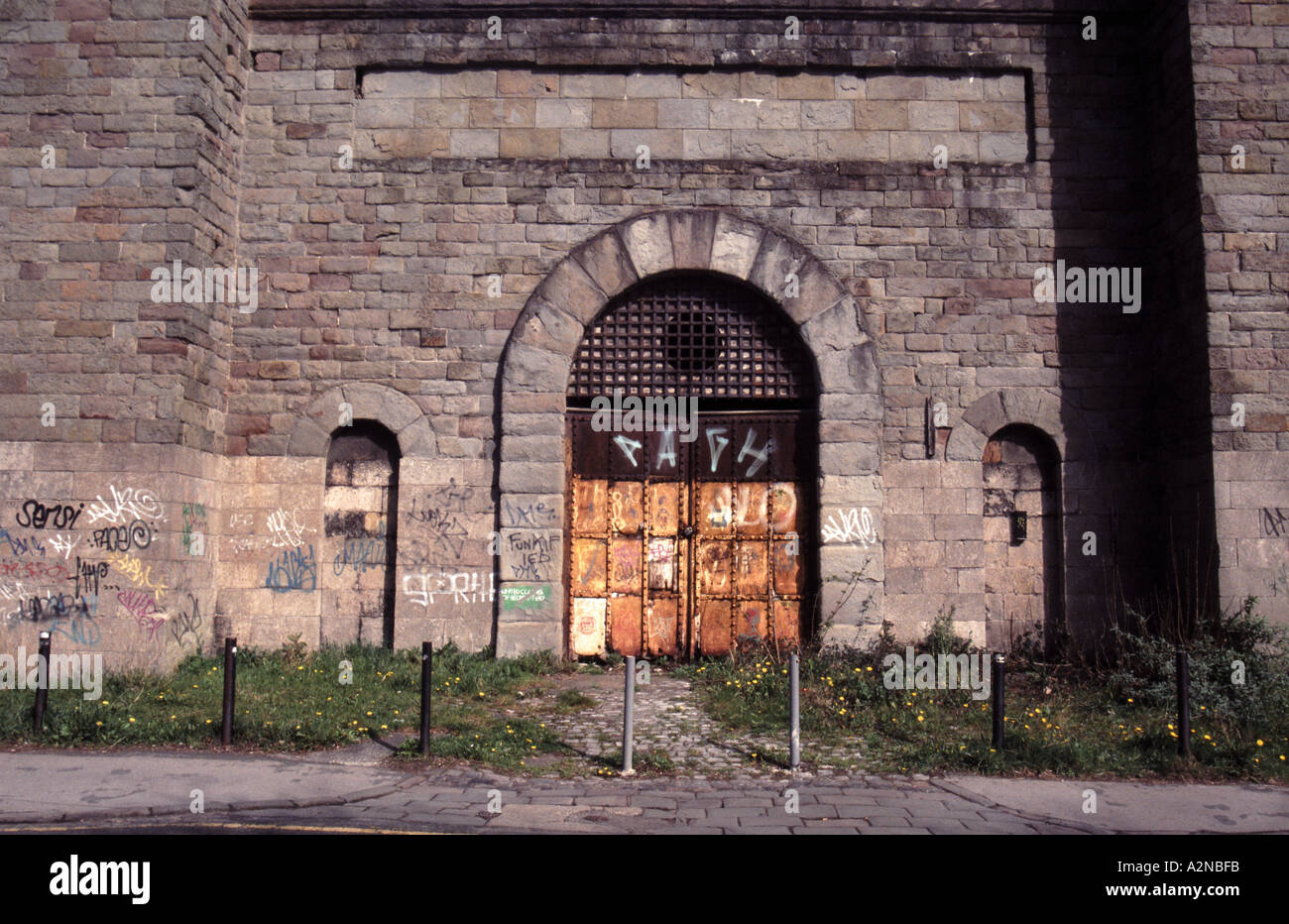URBAN DEGRADATION 01 remains of victorian building bristol england THIS ...