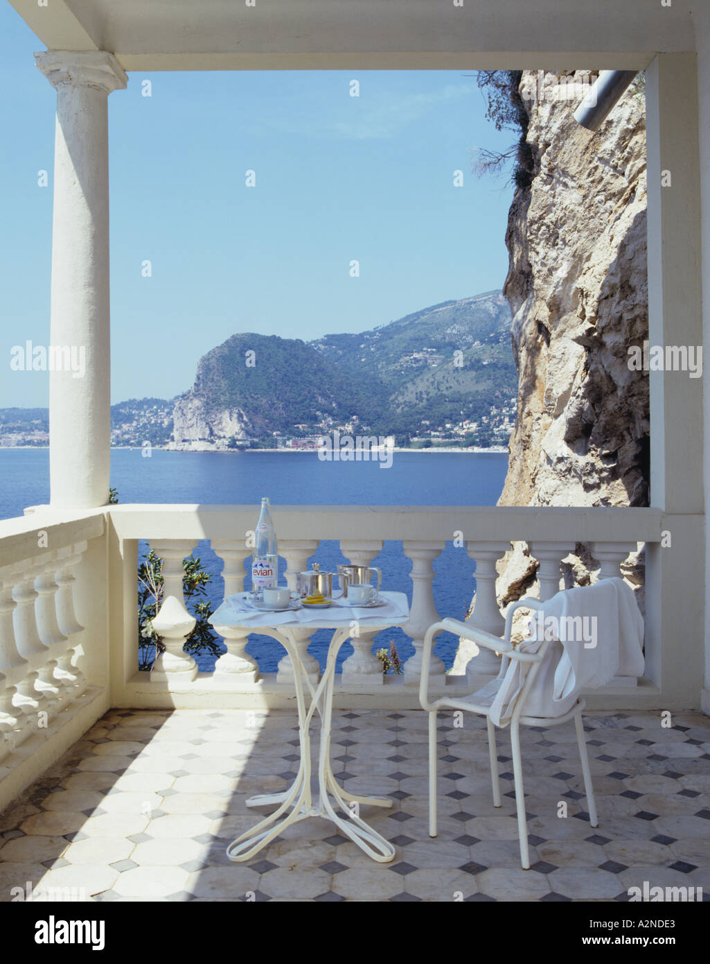 White towell hi-res stock photography and images - Alamy