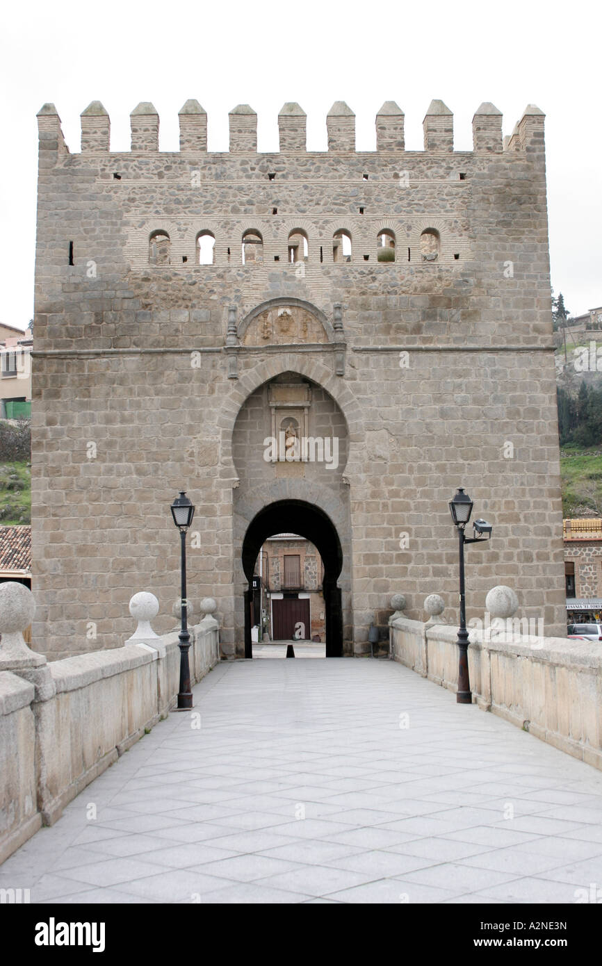Historic saint martin archway hi-res stock photography and images - Alamy