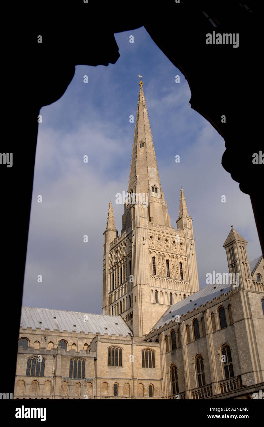 Buildings norwich cathedral hi-res stock photography and images - Alamy