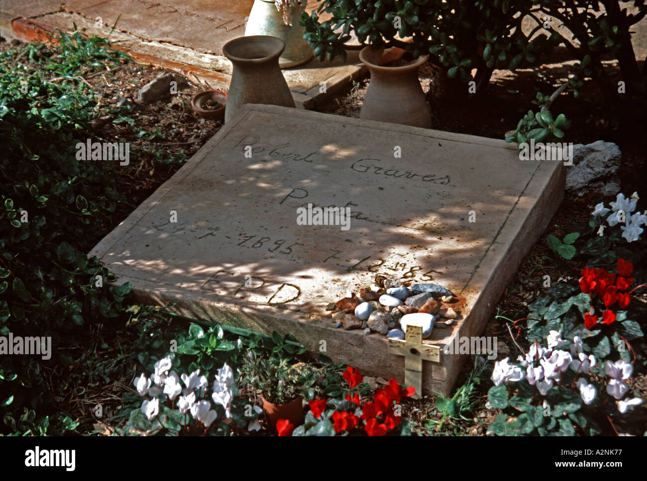 The tombstone of Robert Graves Stock Photo - Alamy