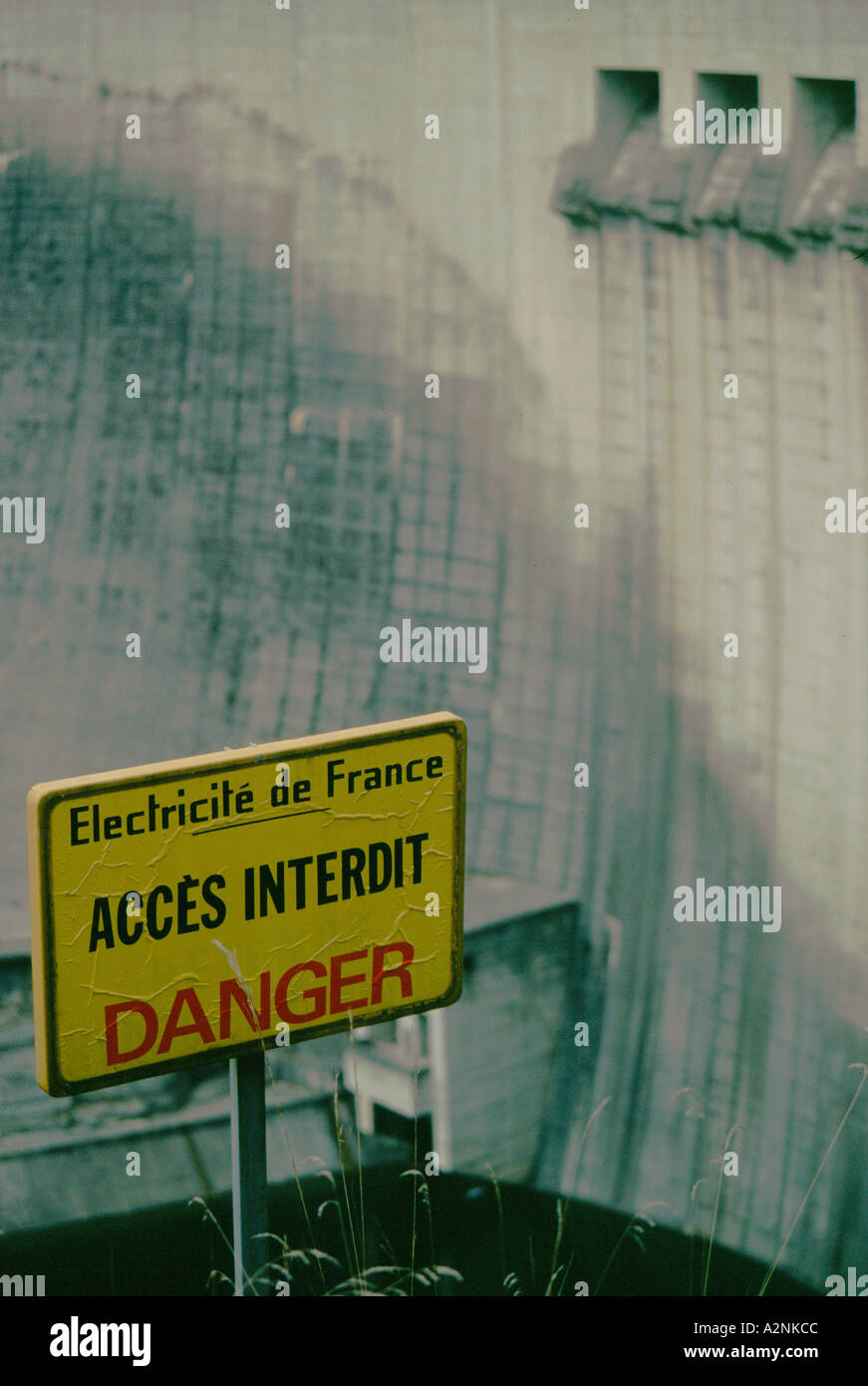 danger sign next to dam Stock Photo - Alamy