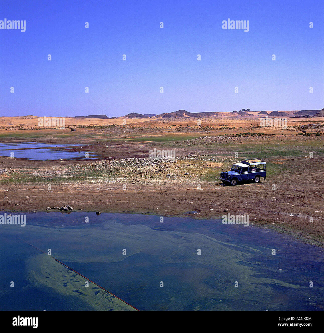 Land vehicle on lakeside, Wadi Halfa, Lake Nubia, Sudan Stock Photo - Alamy