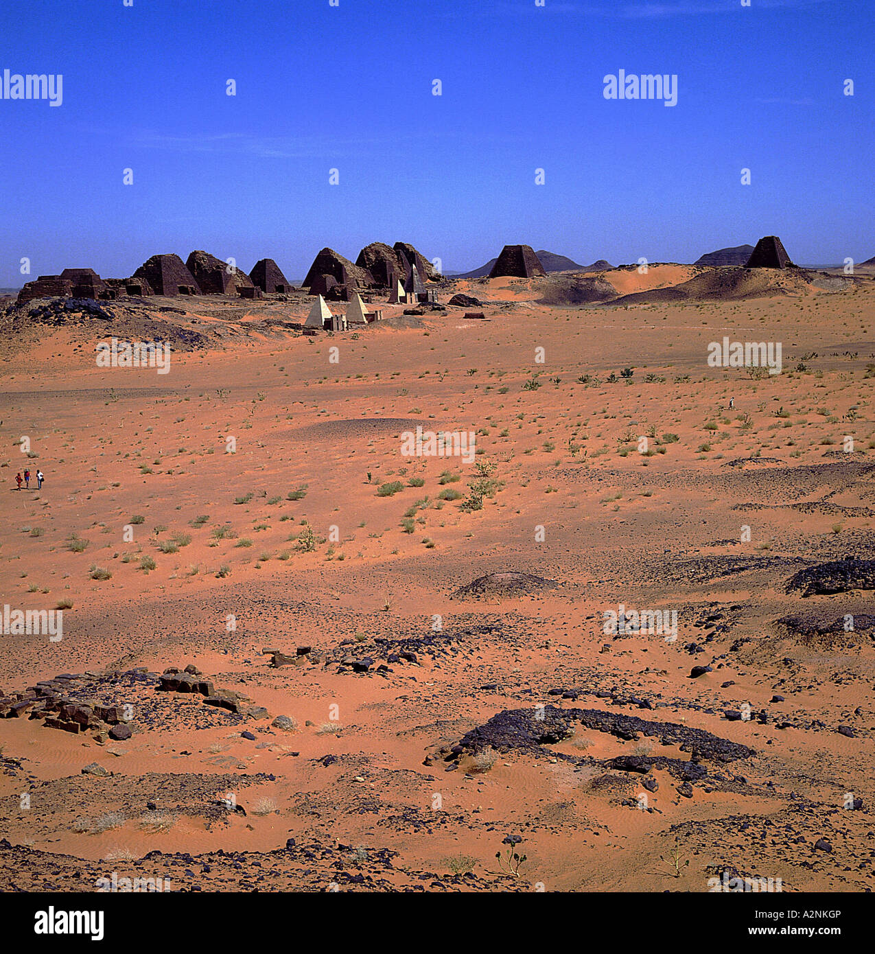 Monuments in desert, Monument Necropolis Meroe pyramids, Sahara Desert ...
