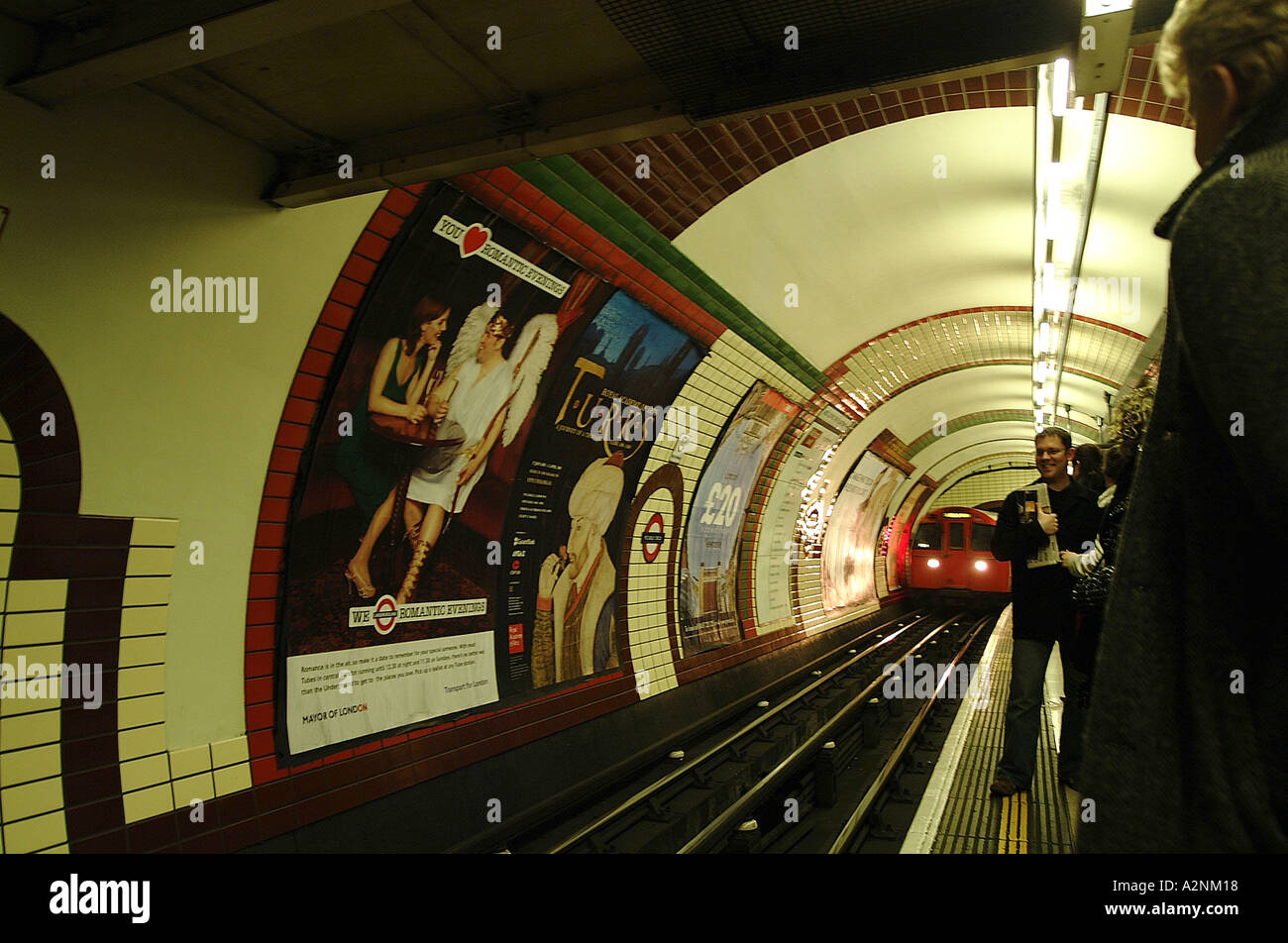 london underground tube station Stock Photo - Alamy